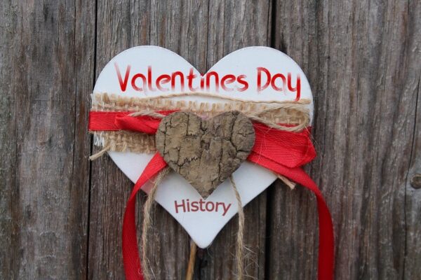 Valentines Day History: How it Became a Day of Love & Romance